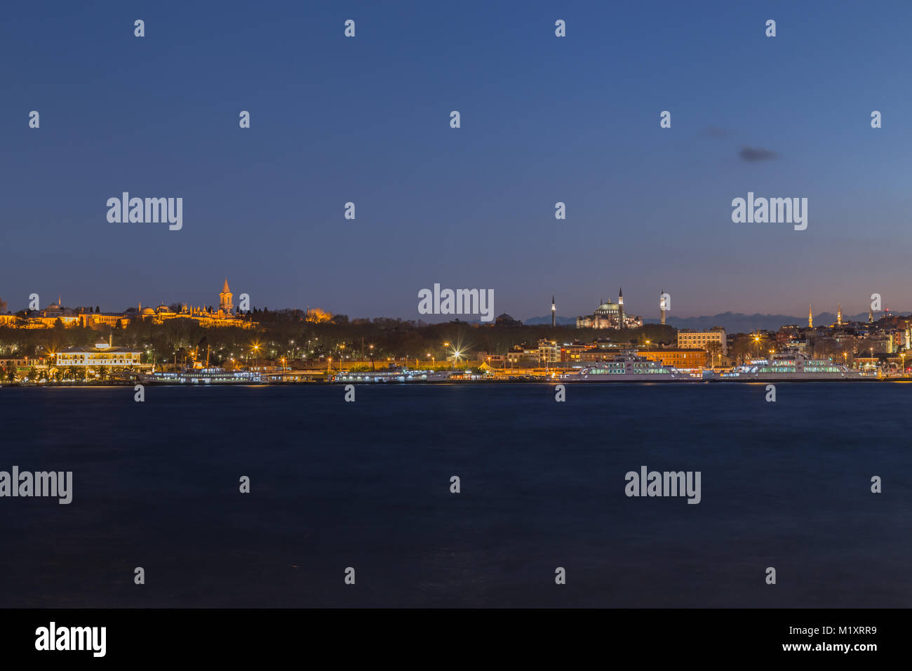 City of istanbul skyline 2015 hi-res stock photography and images - Alamy