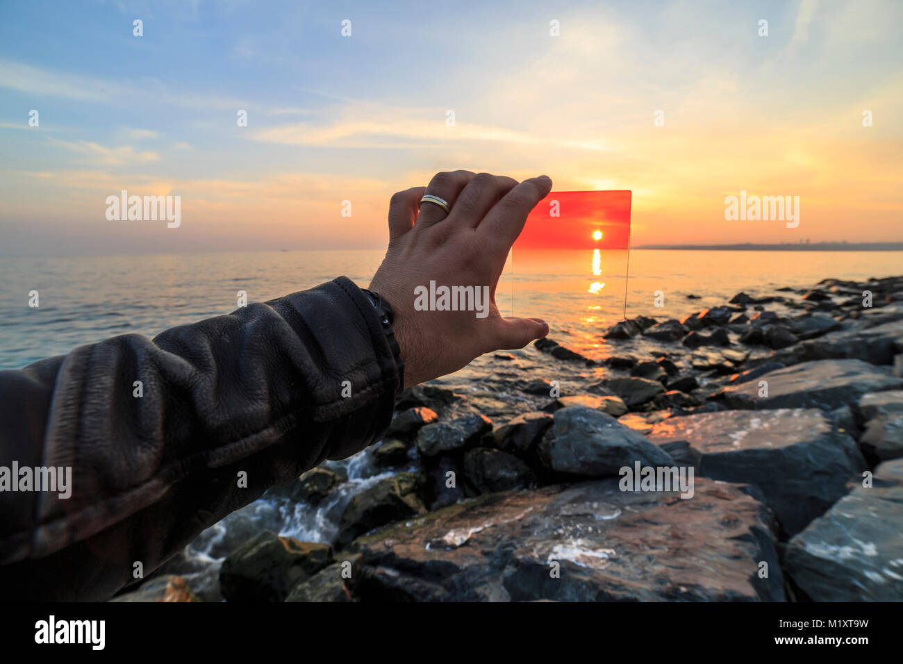 How to red filter effects the image, reverse light image and very ...