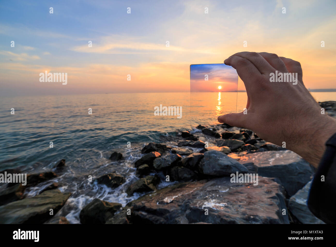 How to red and blue filter effects the image, reverse light image and ...