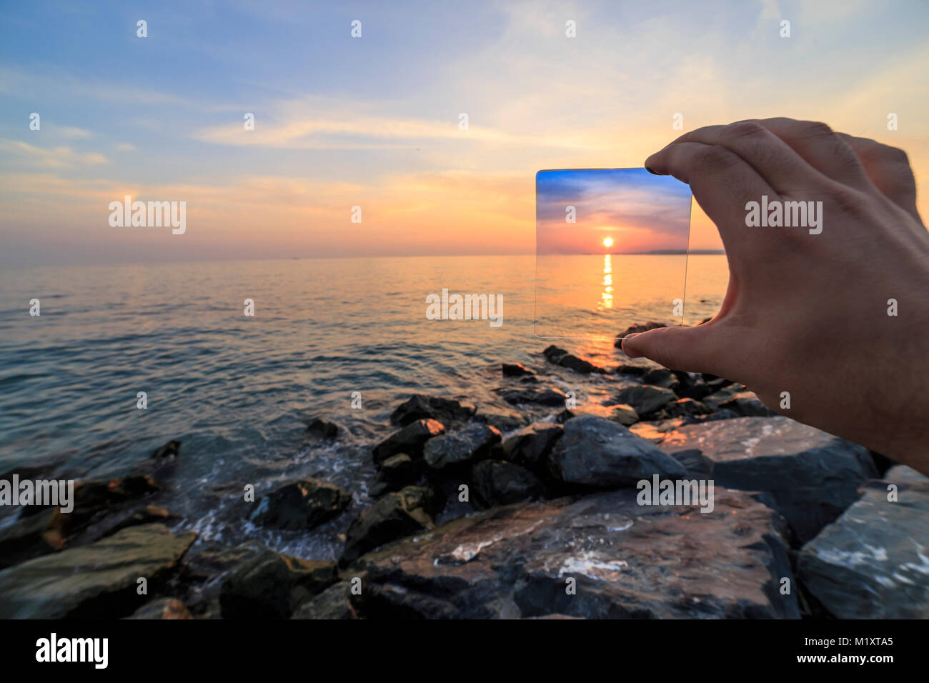 How to red and blue filter effects the image, reverse light image and ...