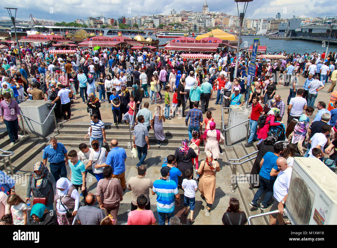 Crowd anonymous people walking square hi-res stock photography and ...