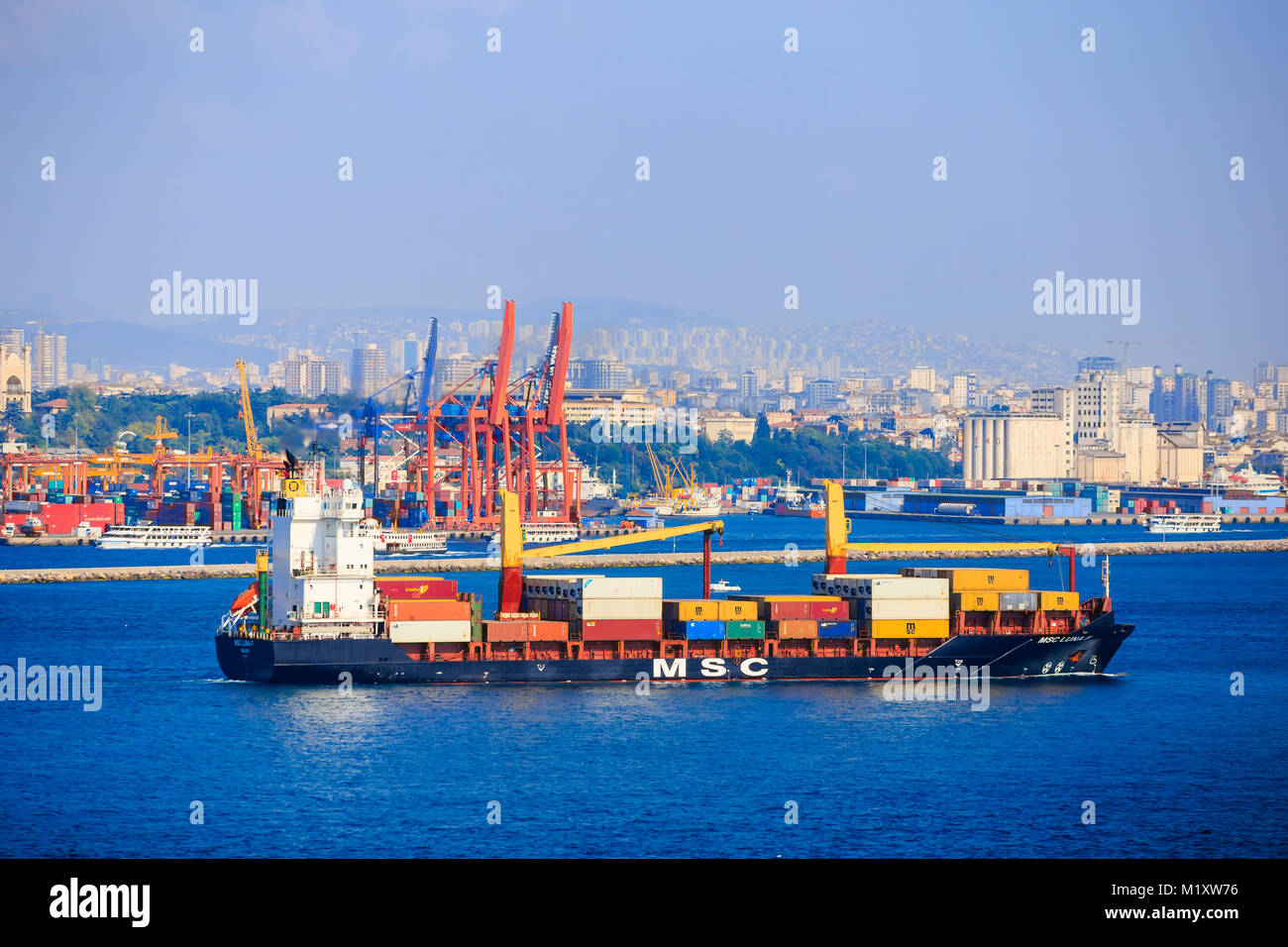 Container ship passing pier hi-res stock photography and images - Alamy