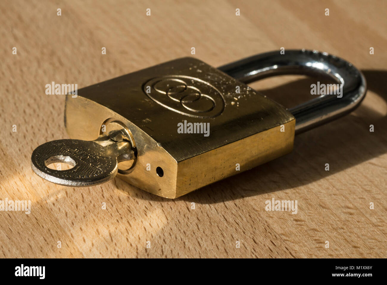 Pad lock hi-res stock photography and images - Alamy