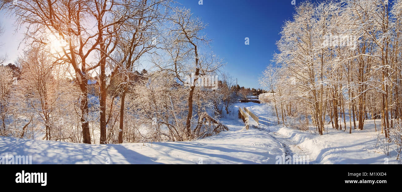 Charming winter scene hi-res stock photography and images - Alamy