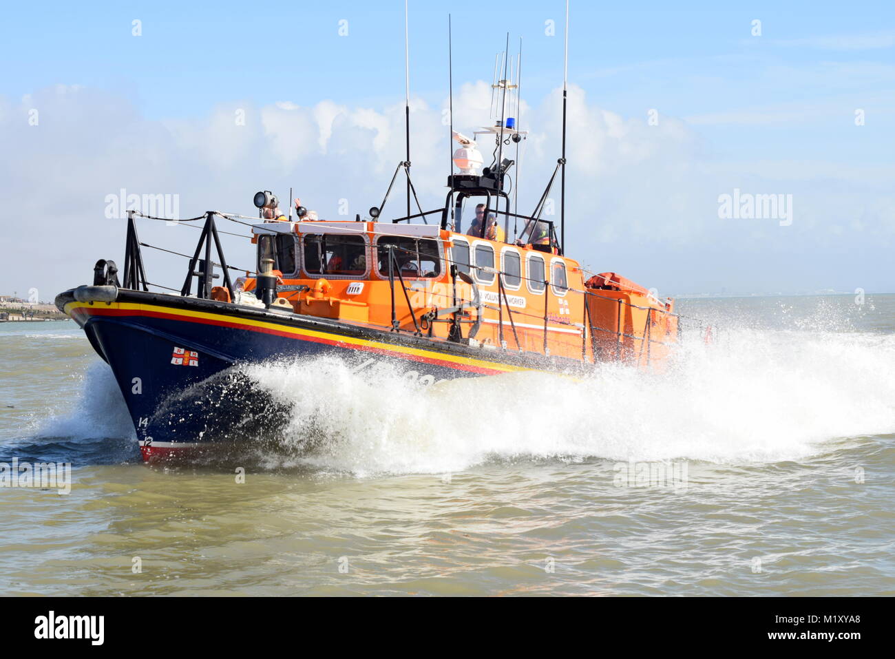 Selsey Lifeboat Launches From Its Offshore Boathouse For The Last Time ...