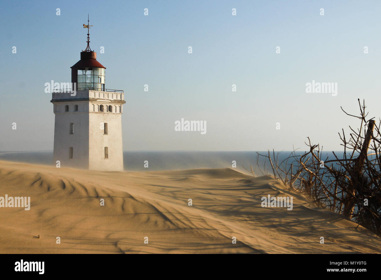 Abandoned lighthouse hi-res stock photography and images - Alamy