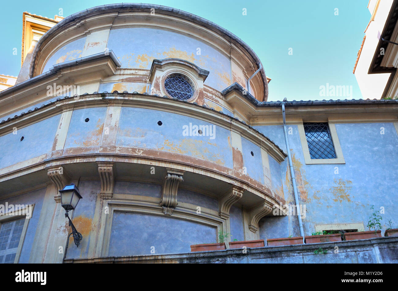 Rounded architecture hi-res stock photography and images - Alamy