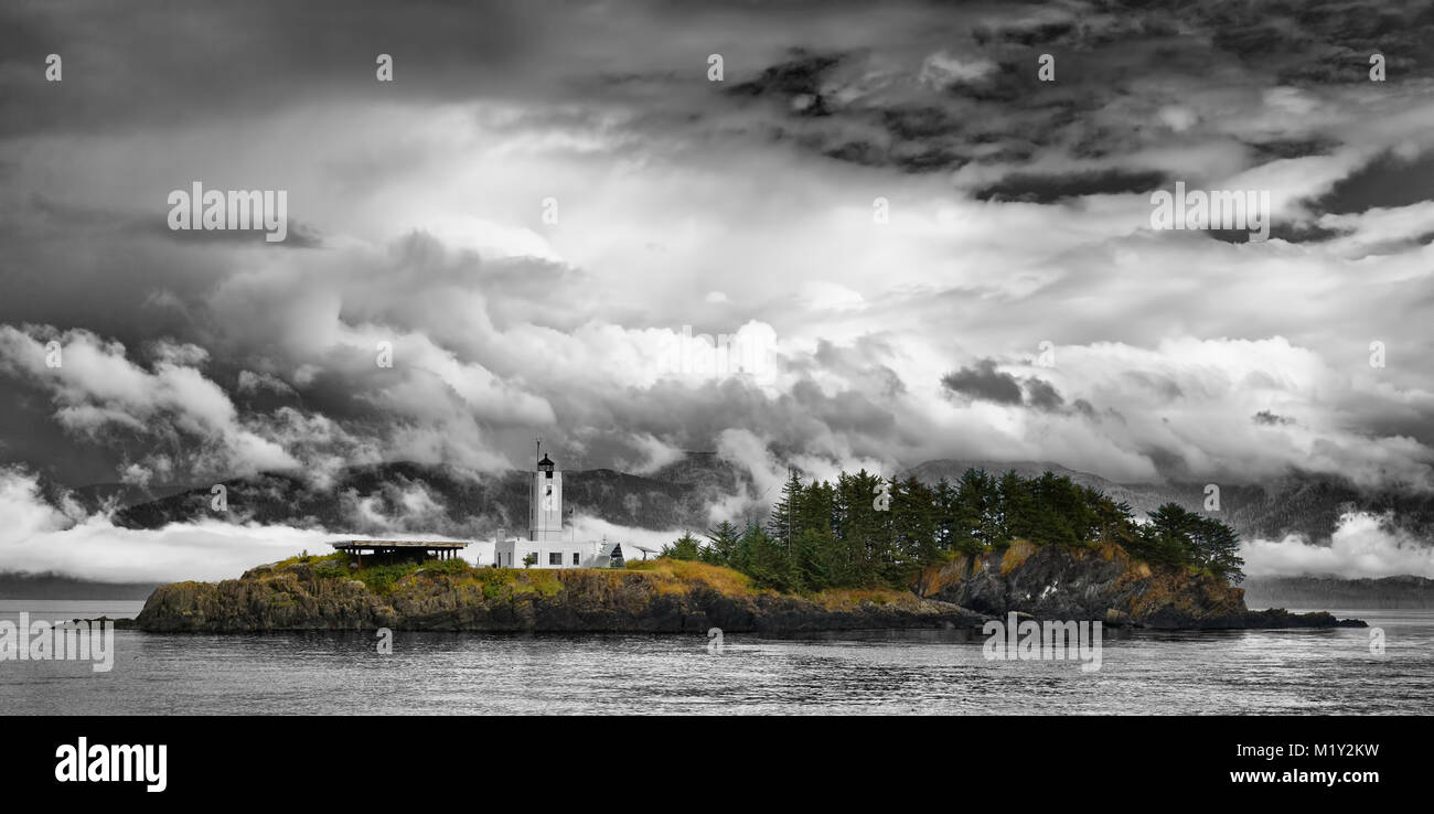 Fog and clouds highlight the need for The Five Fingers Lighthouse in ...