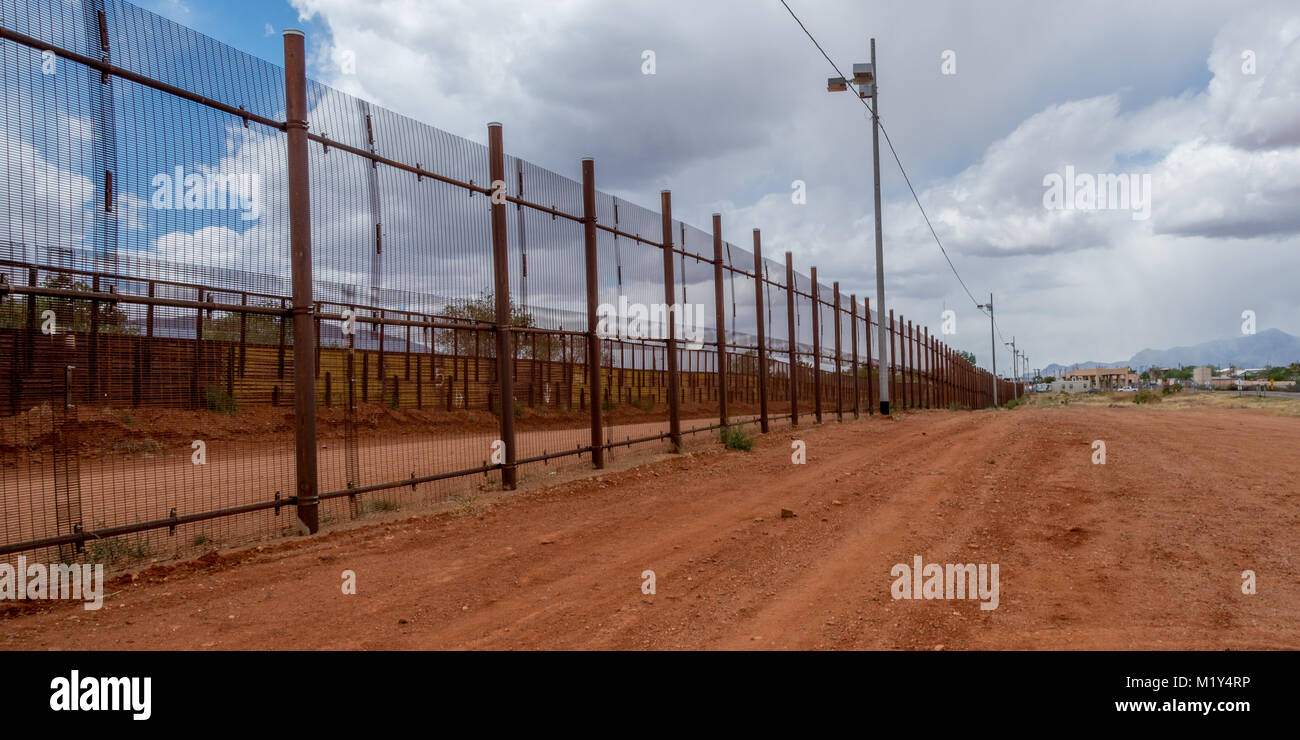Border fence between United States and Mexico at Naco Arizona Stock ...