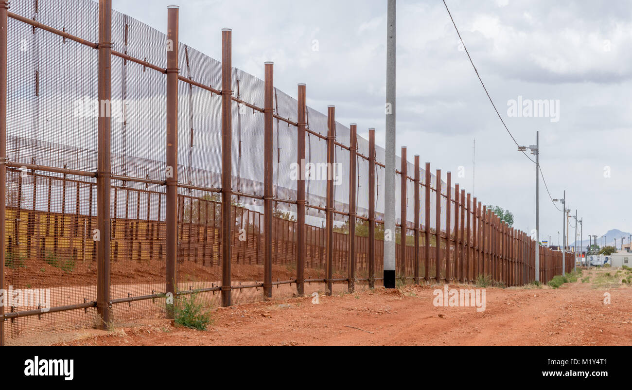 Naco Arizona Y Naco Mexico at Trudi Abbas blog