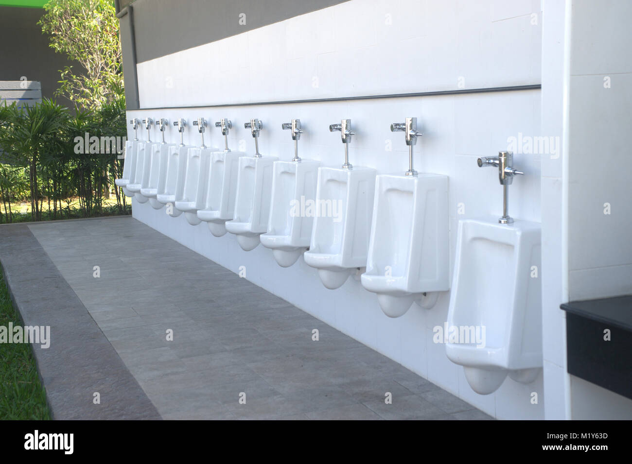 Men male new modern restroom hi-res stock photography and images - Alamy