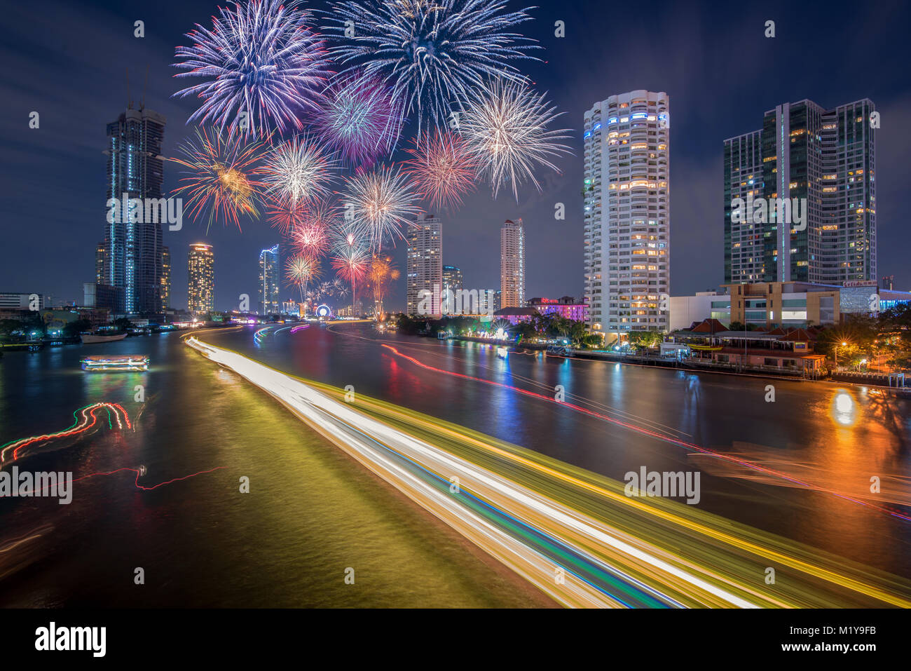 Beautiful city sky hi-res stock photography and images - Alamy