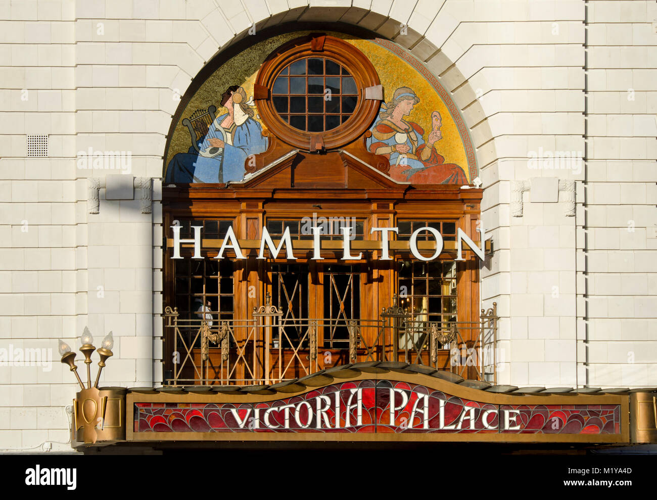 Victoria palace theatre hamilton hi-res stock photography and images - Alamy