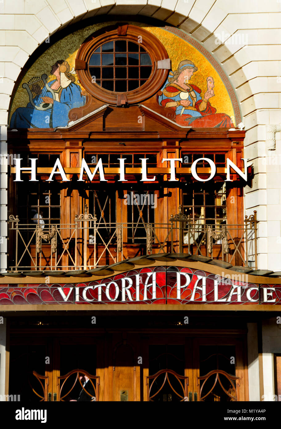 Victoria palace theatre hamilton hi-res stock photography and images - Alamy
