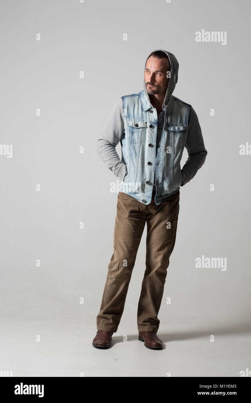 Well built young man hi-res stock photography and images - Alamy