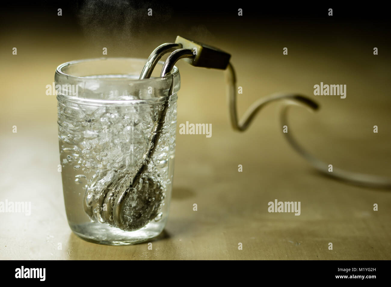 Heating water in a glass after mustard. The old method of brewing tea ...
