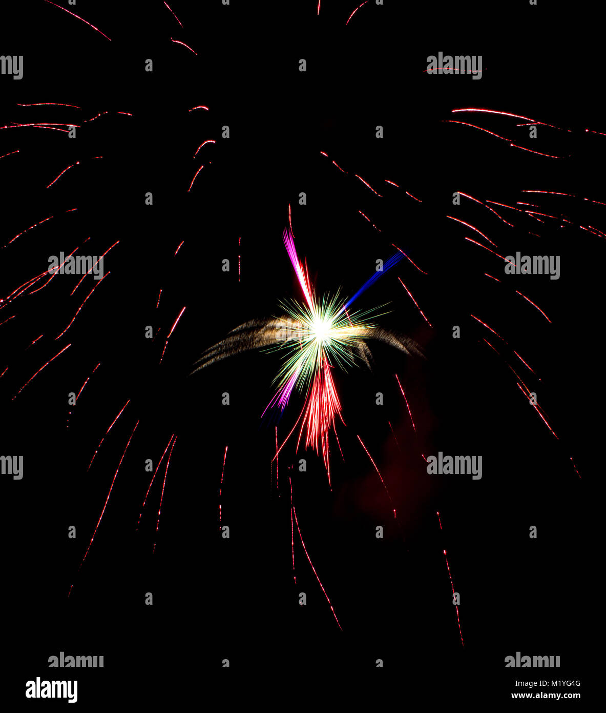 Silver gold fireworks hi-res stock photography and images - Alamy