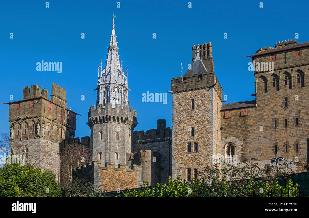 Side view of castle hi-res stock photography and images - Alamy