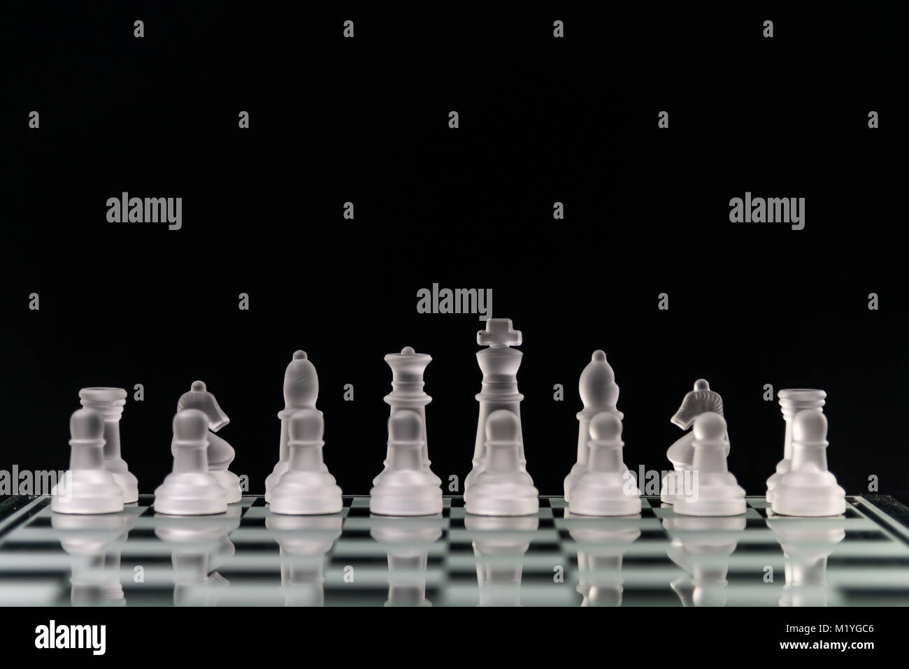 Glass chess board chess pieces hi-res stock photography and images - Alamy