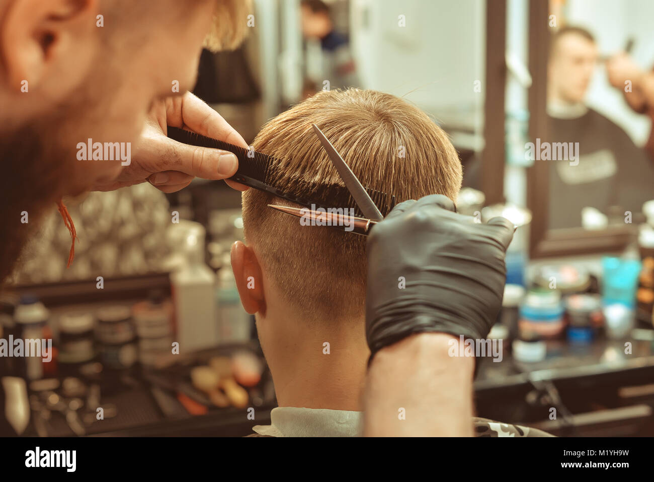 Razor sharp photos hi-res stock photography and images - Alamy