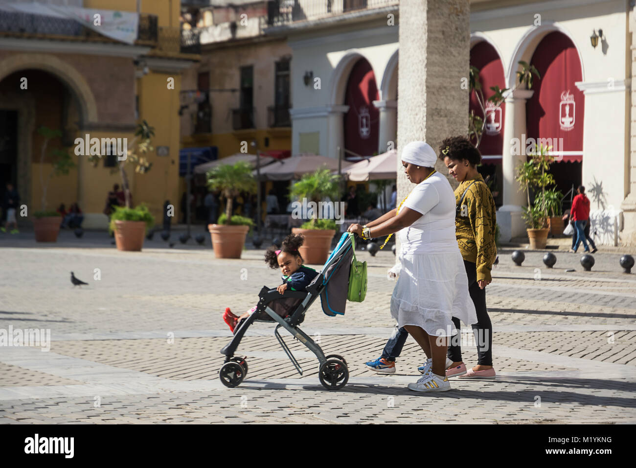 Cuban maid hi-res stock photography and images - Alamy