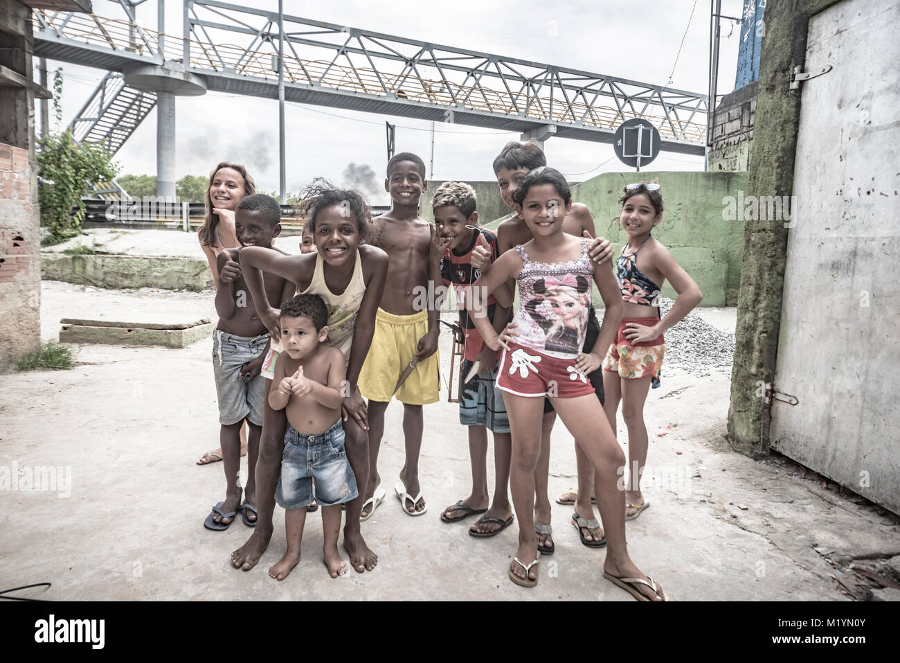 Rio de Janeiro favela people Stock Photo - Alamy