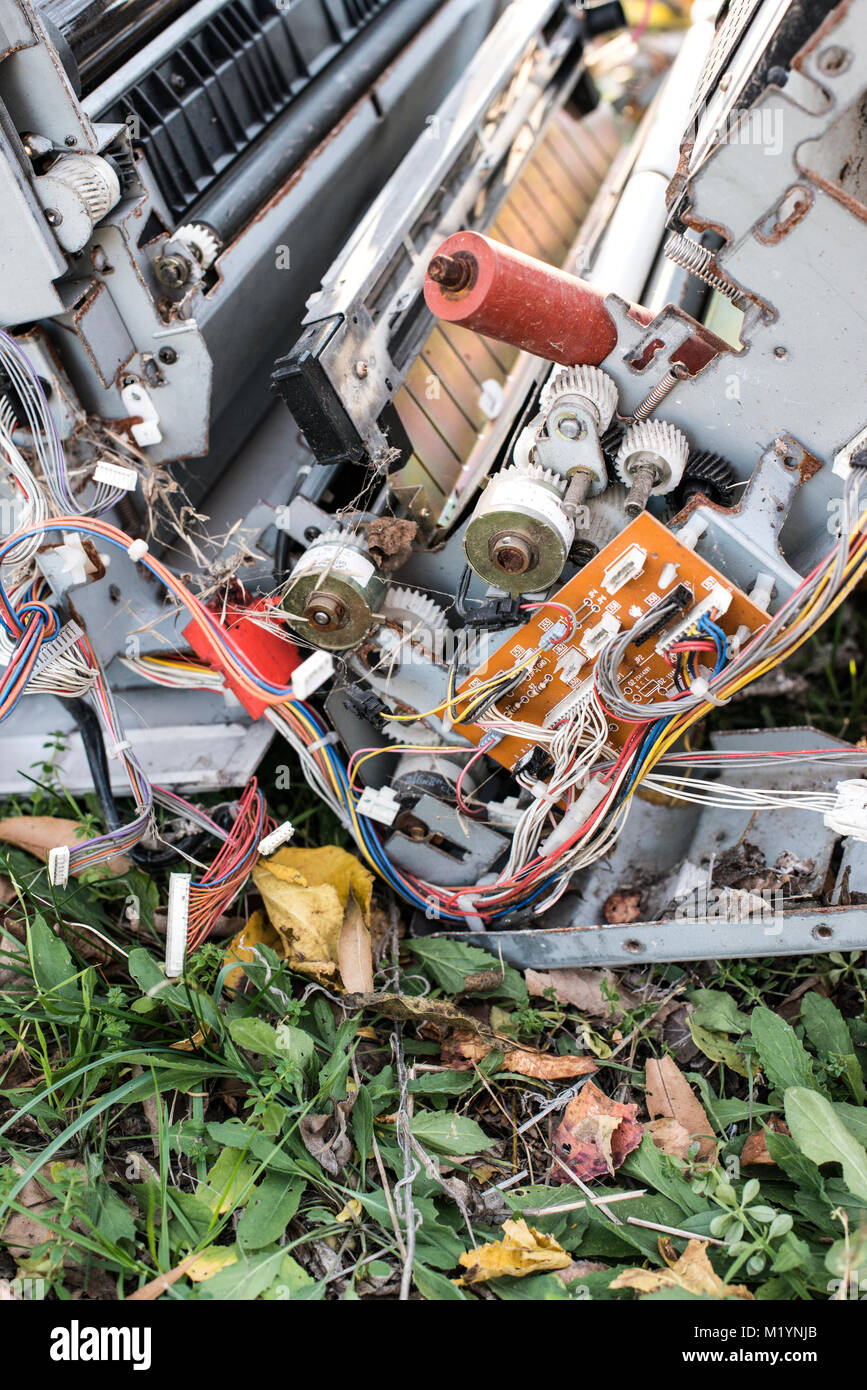 Old broken printers and copiers for scrap Stock Photo - Alamy
