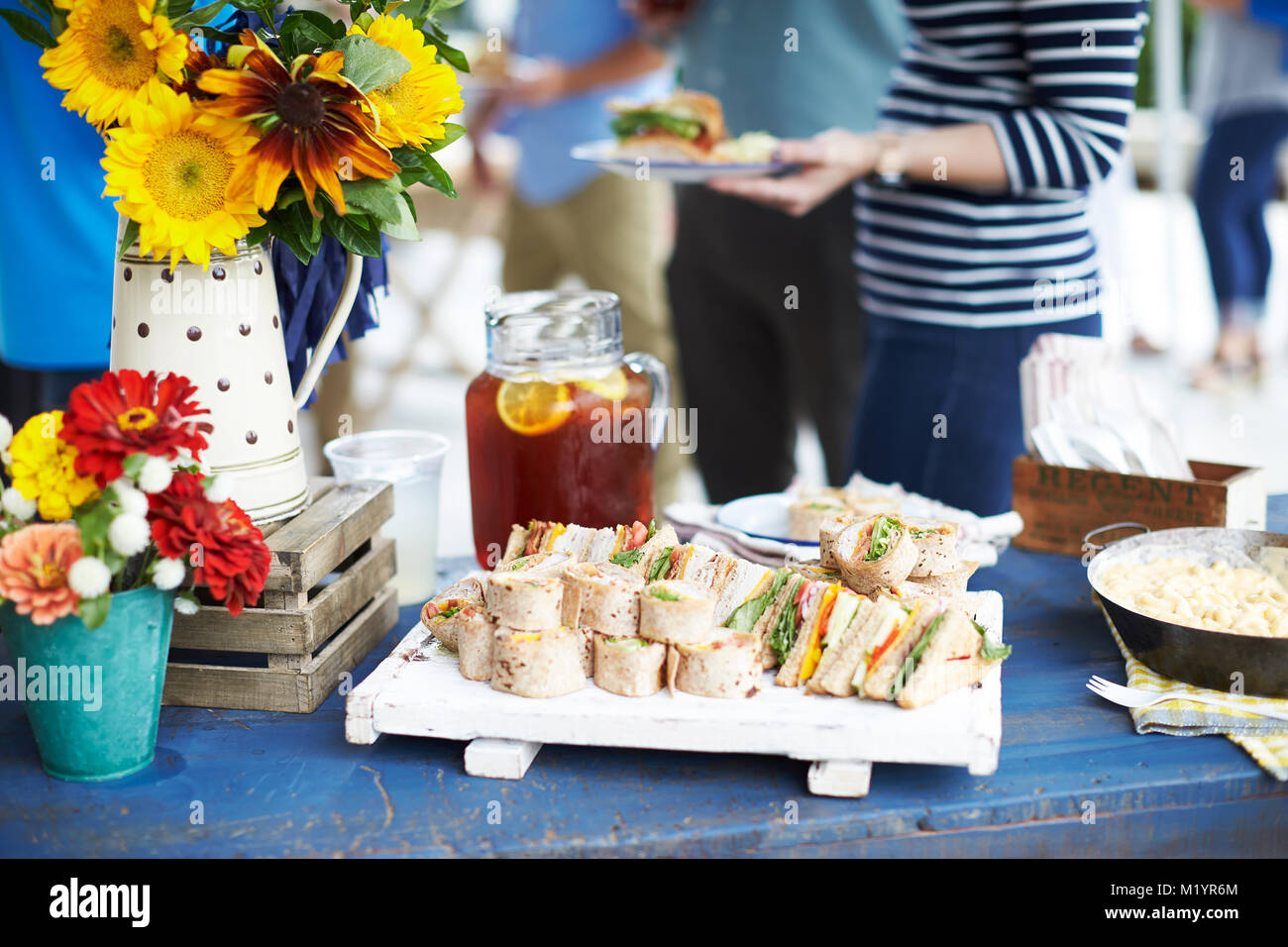 Tailgate barbecue hi-res stock photography and images - Alamy