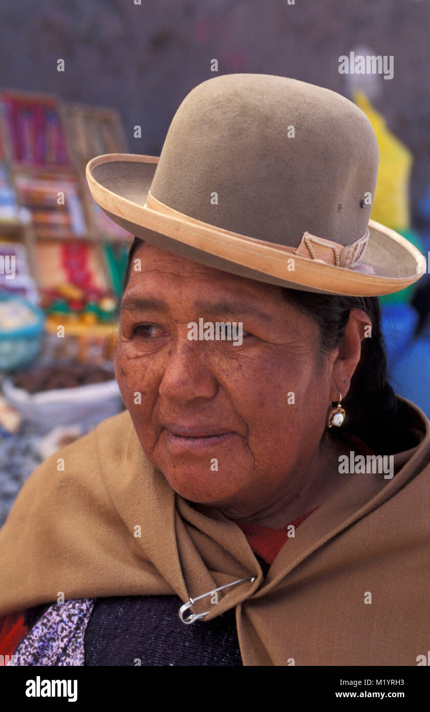 Women woman hat aymara hi-res stock photography and images - Alamy