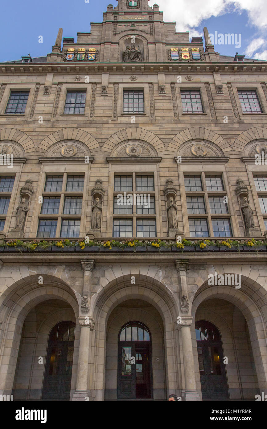 Facade of one side of the city hall in Rotterdam Stock Photo - Alamy