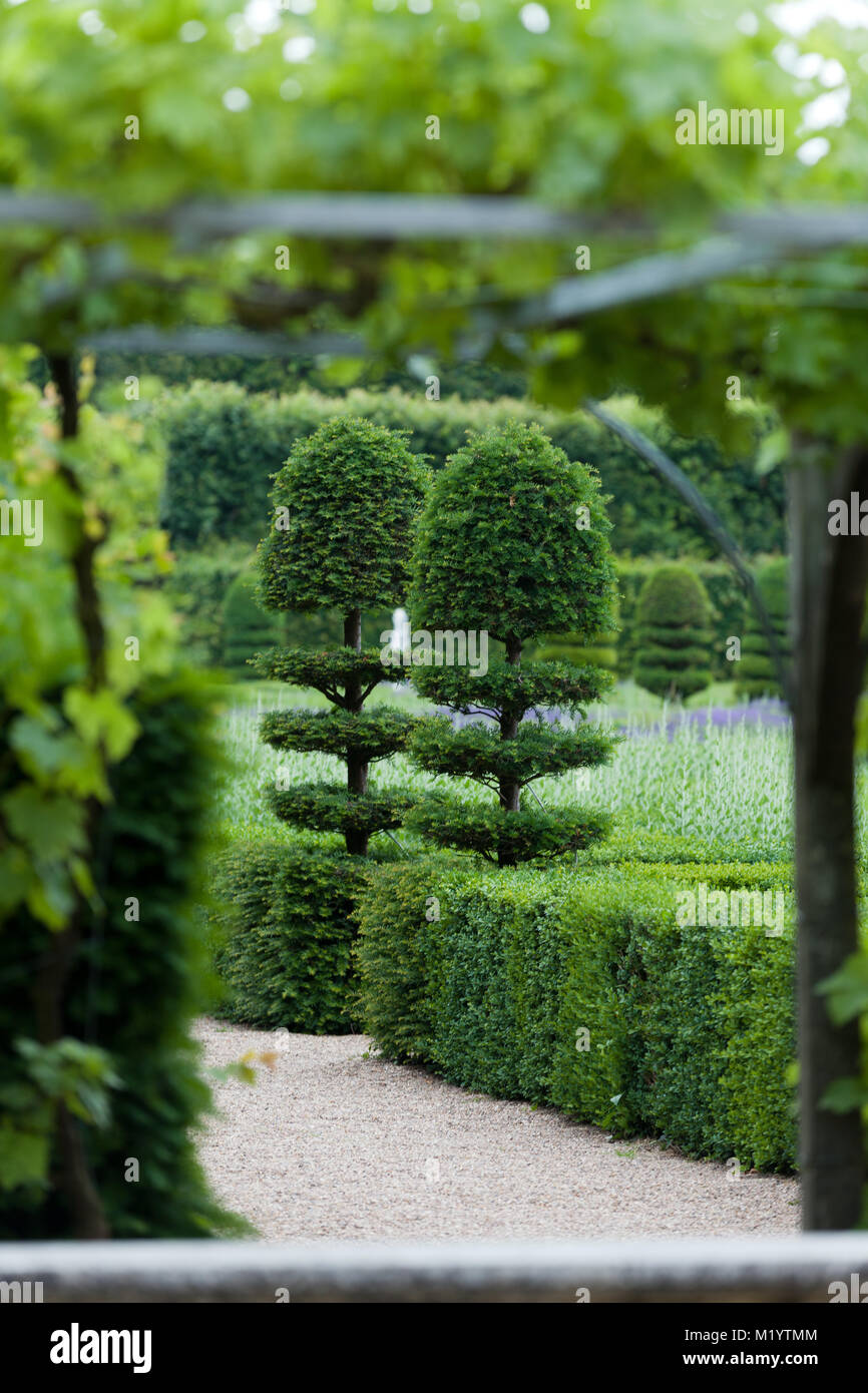 Splendid, decorative gardens at castles in France Stock Photo - Alamy