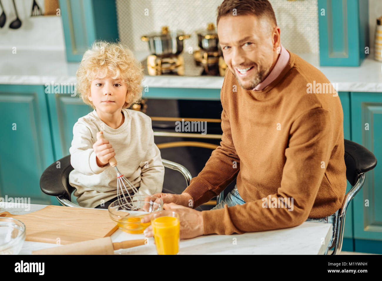 Man beating children hi-res stock photography and images - Alamy