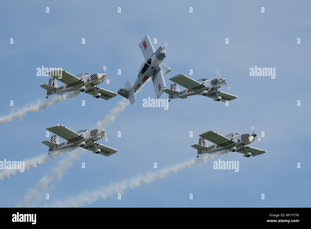 Raven displaying hi-res stock photography and images - Alamy