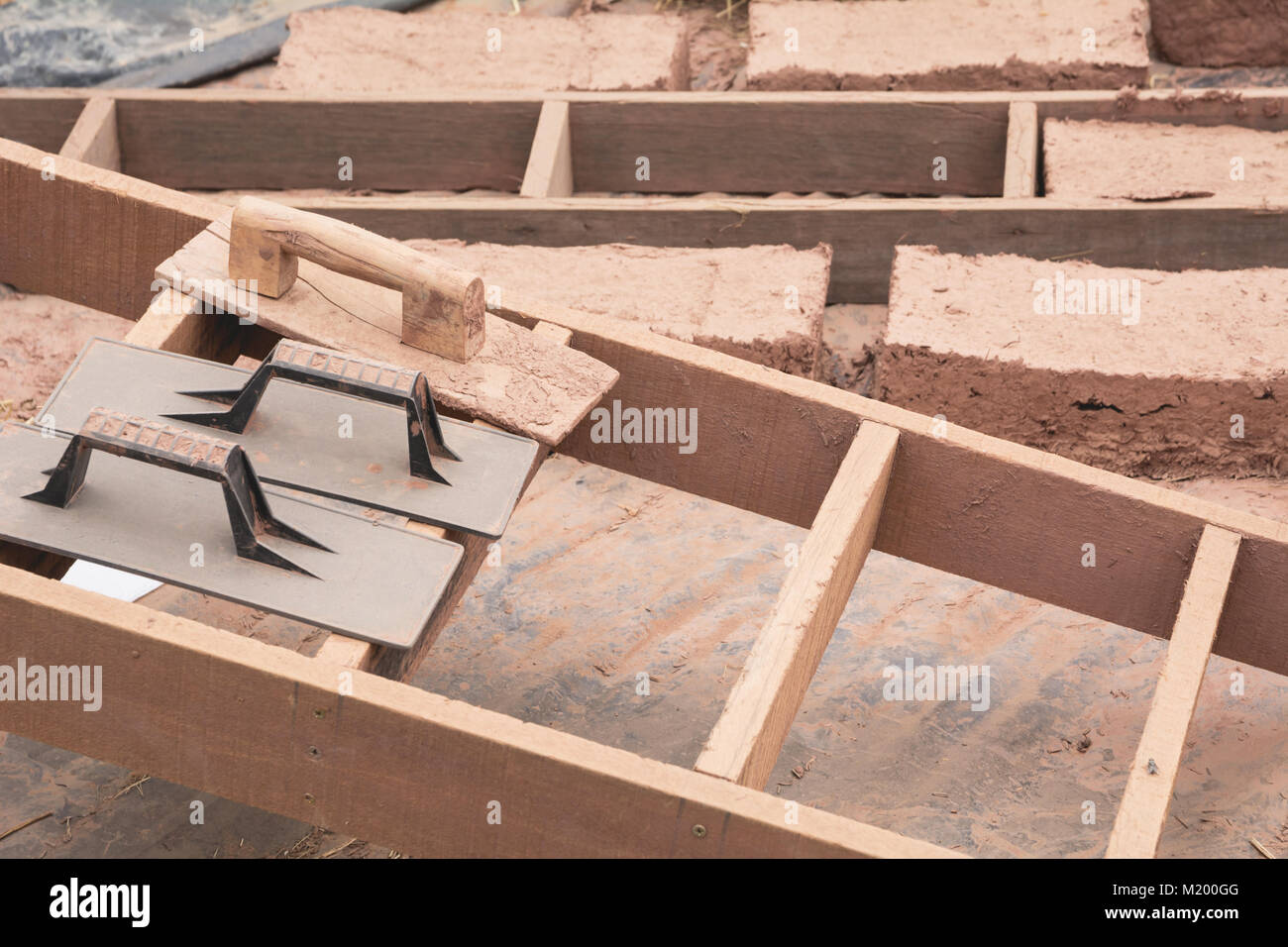 Mud bricks straw hi-res stock photography and images - Alamy