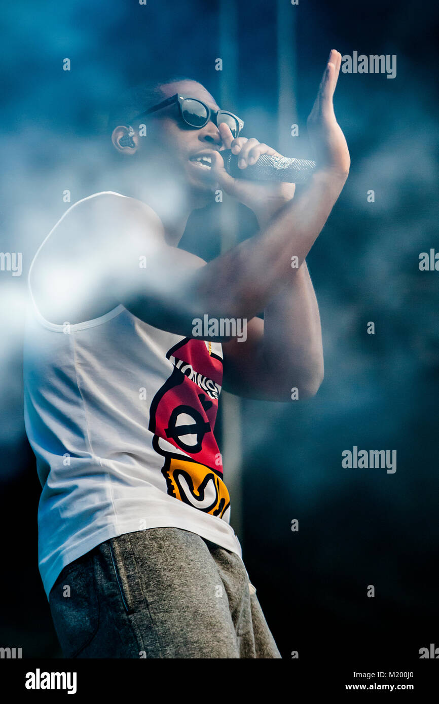 Tinie tempah performs on stage hi-res stock photography and images - Alamy