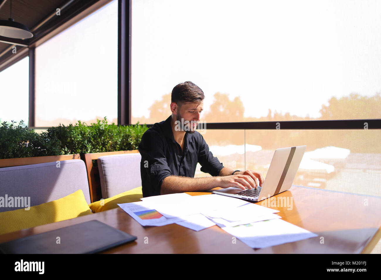 Office worker sorting papers hi-res stock photography and images - Alamy