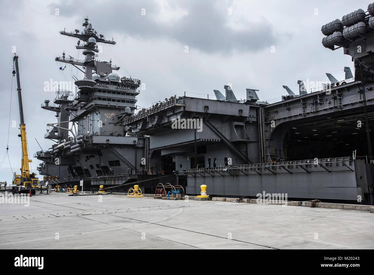 180131-N-MT837-0107 SANTA RITA, Guam (Jan. 31, 2018) The Nimitz-class ...