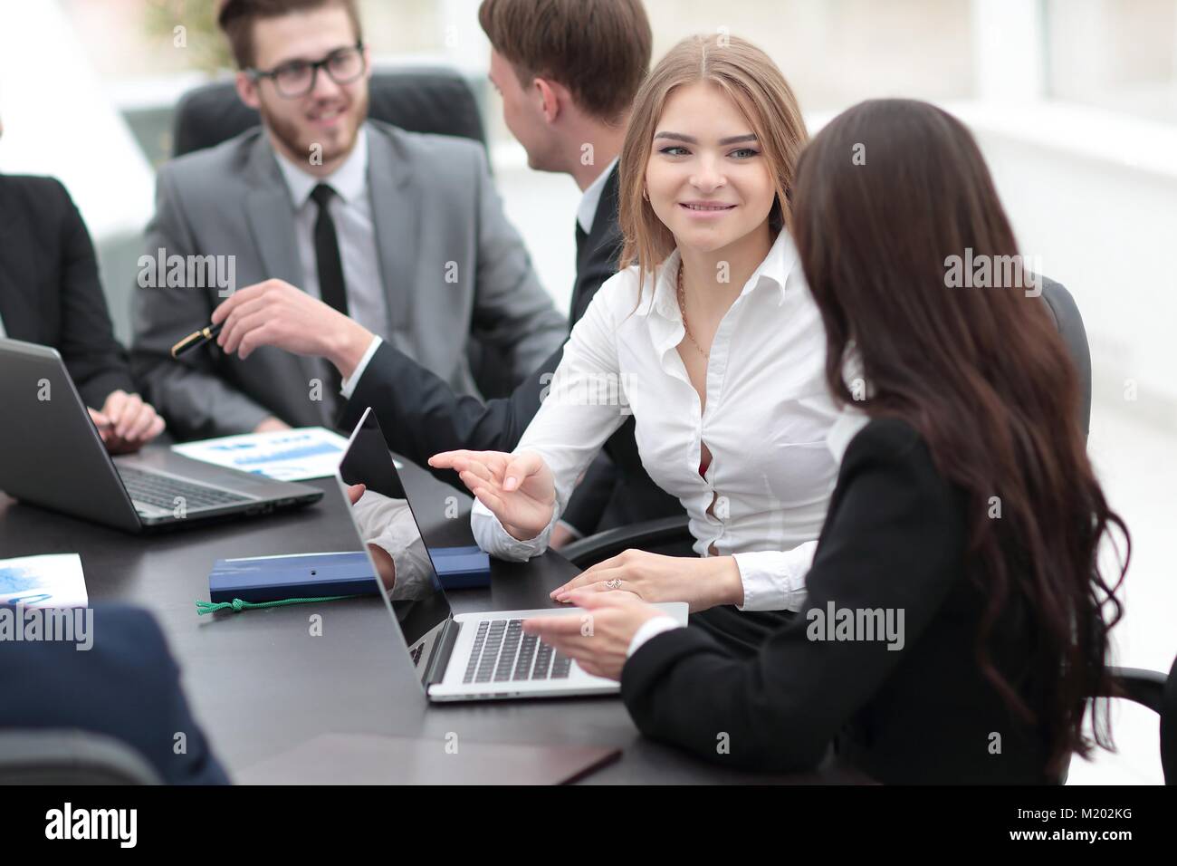 women employees in the office Stock Photo - Alamy