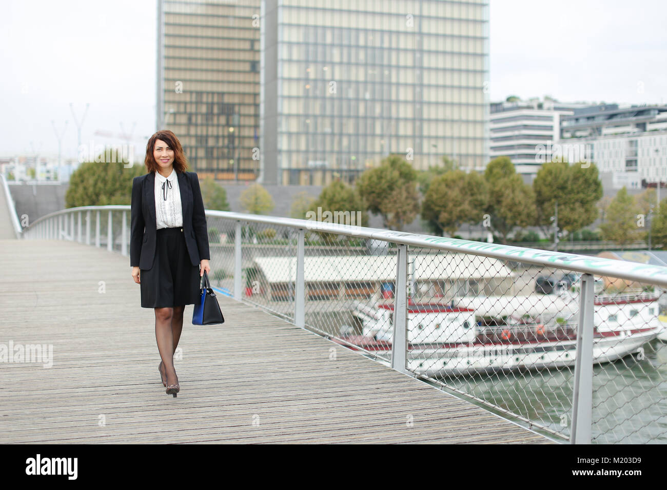 journalist woman in business clothes go to work Stock Photo - Alamy