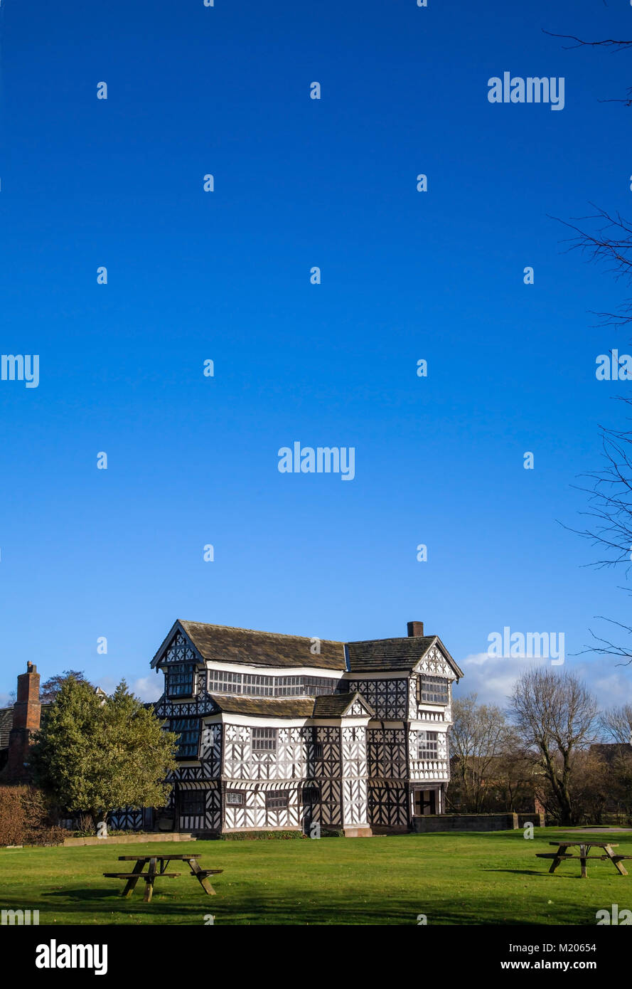 Little moreton hall cheshire hi-res stock photography and images - Alamy