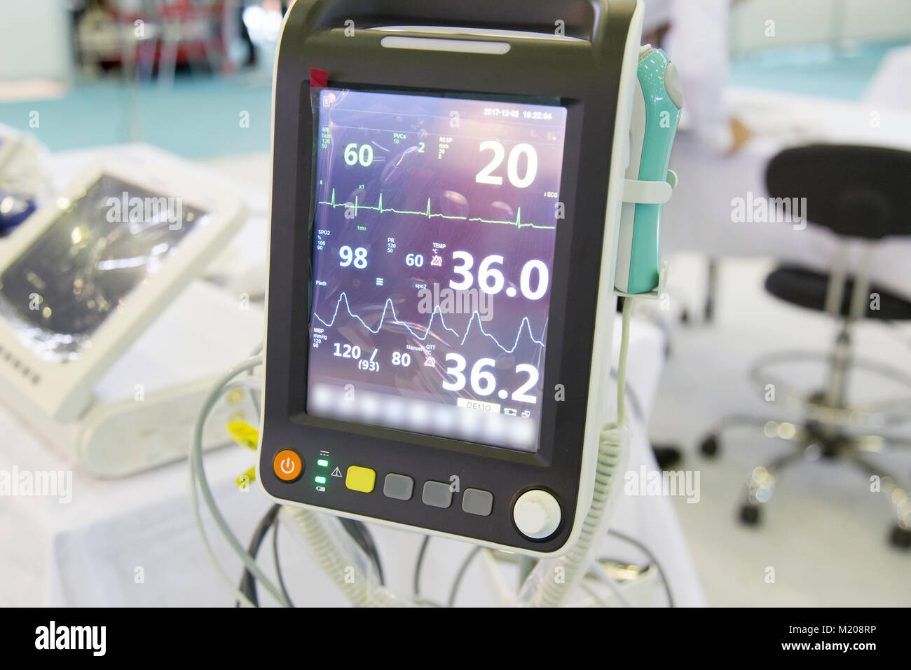 Digital and modern view from patient monitor Stock Photo - Alamy