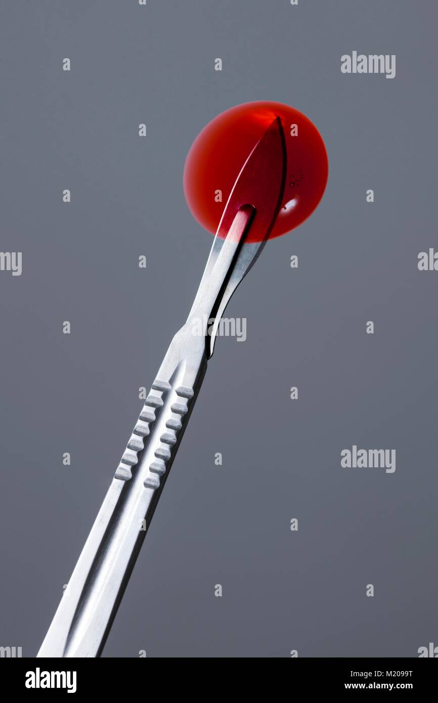Scalpel blade hi-res stock photography and images - Alamy