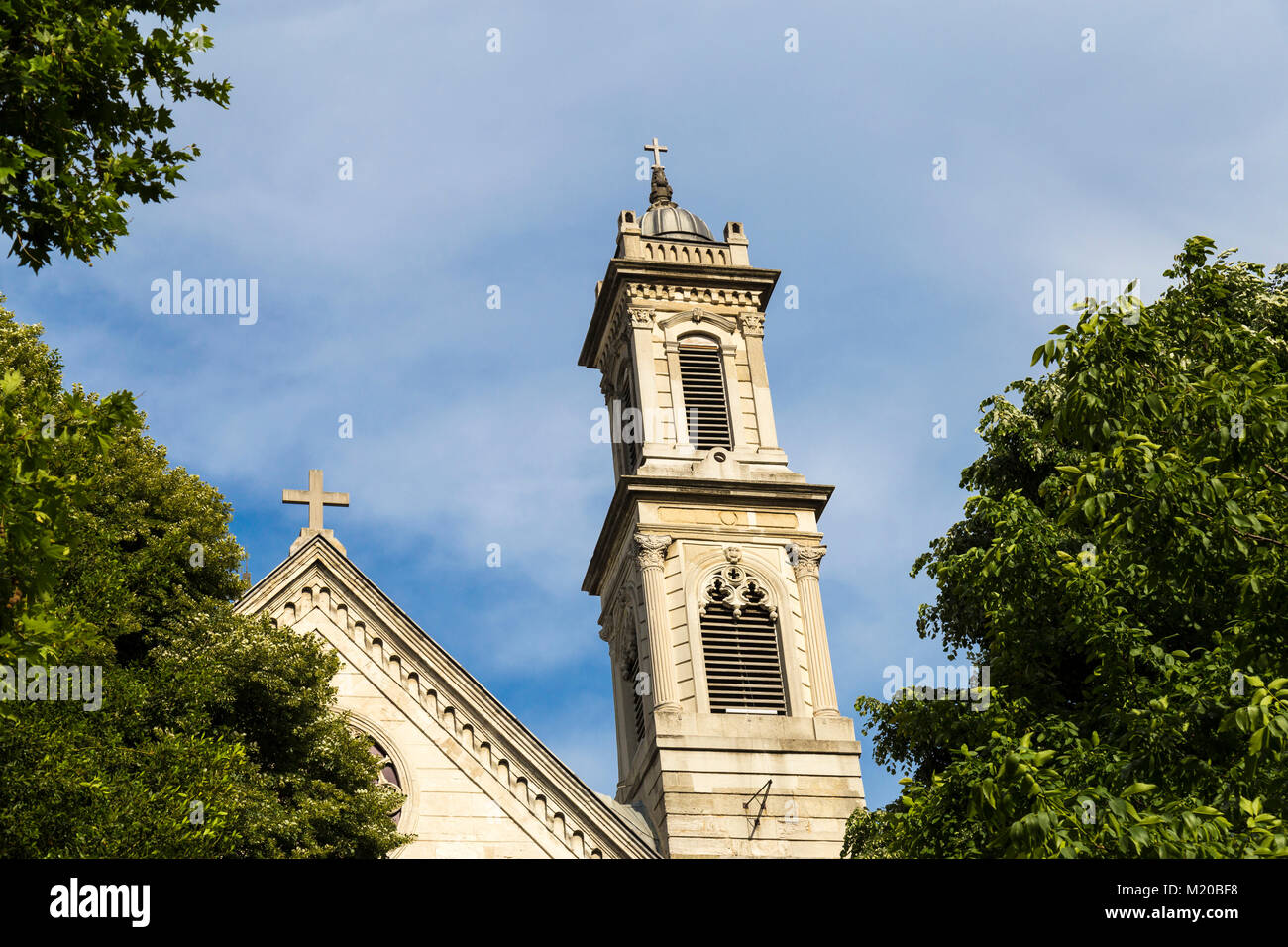 Abbey among trees hi-res stock photography and images - Alamy