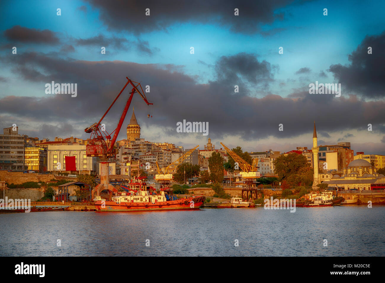 Halic chain hi-res stock photography and images - Alamy