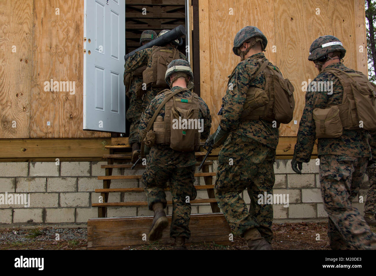 Marines in an Assaultman Course with the Infantry Training Battalion ...