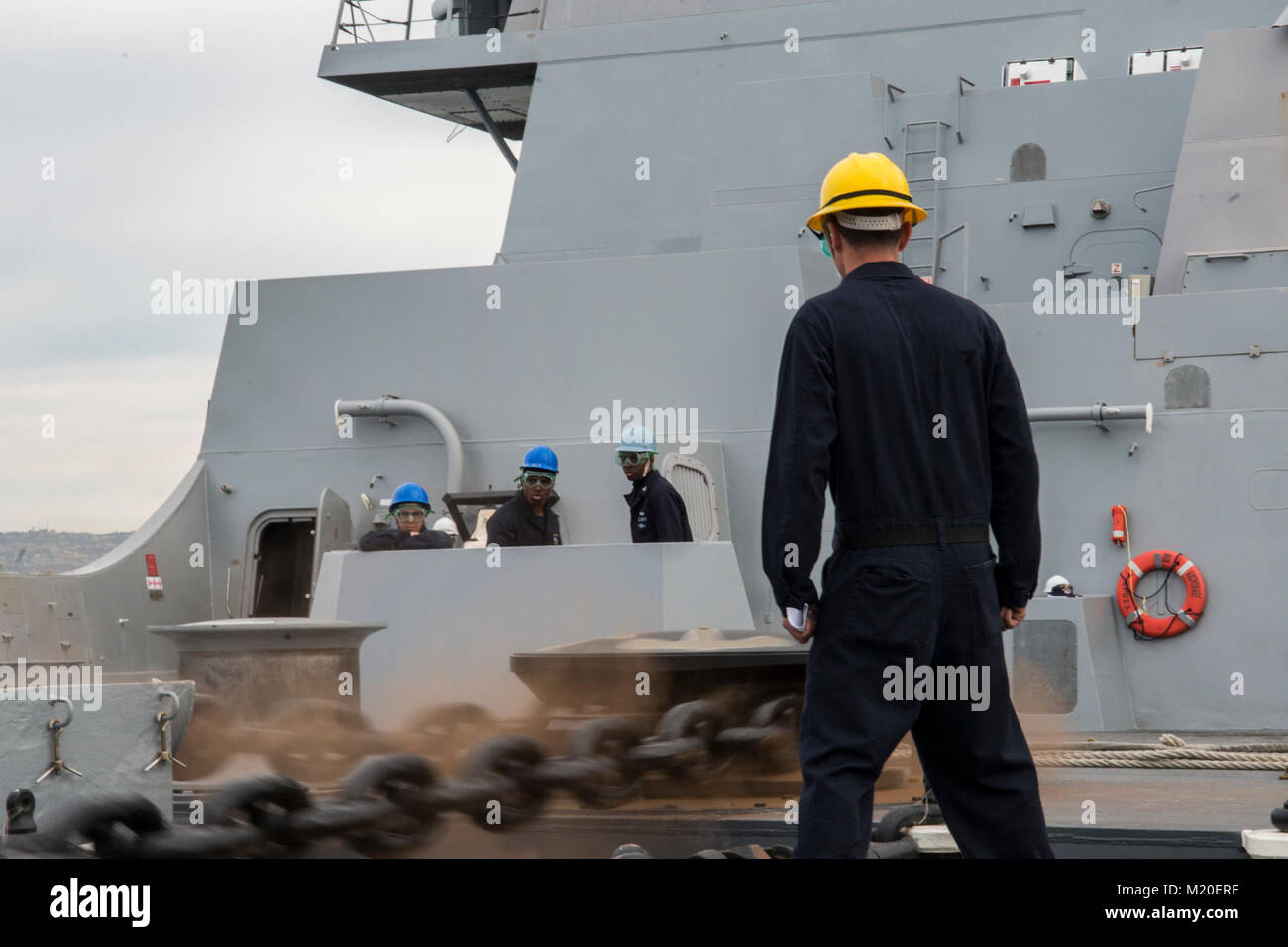 PACIFIC OCEAN (Jan. 30, 2018) Boatswain’s Mate 1st Class Mike Pickle ...