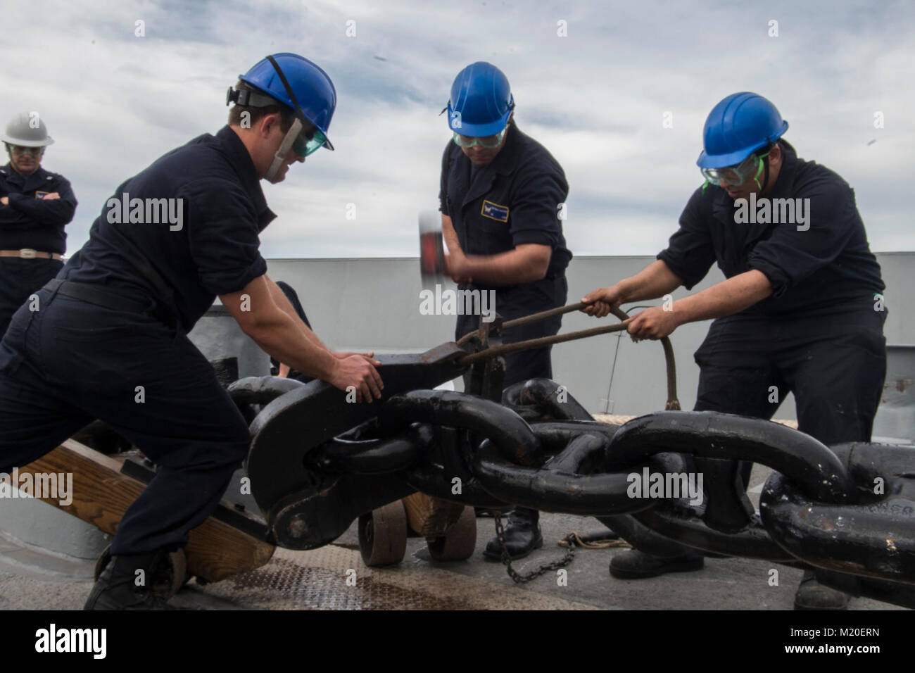 PACIFIC OCEAN (Jan. 30, 2018) Sailors onboard the San Antonio-class ...