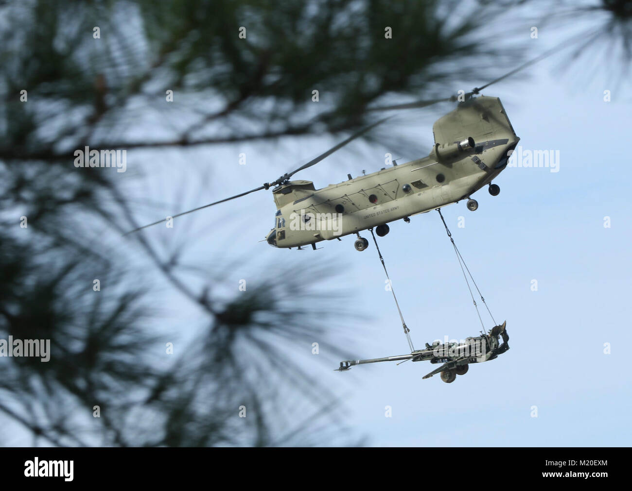 A CH-47 Chinook helicopter, crewed by Soldiers of the 101st Combat ...