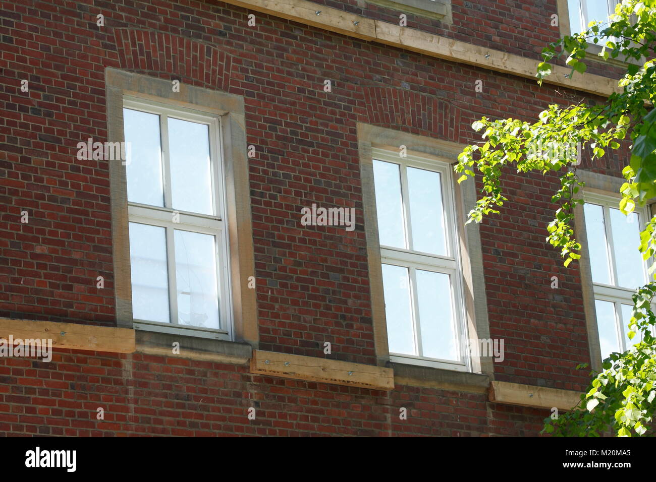 ruin of an old condemned house Stock Photo - Alamy