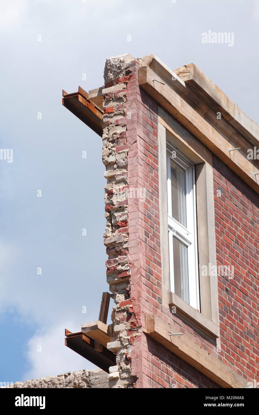 ruin of an old condemned house Stock Photo - Alamy